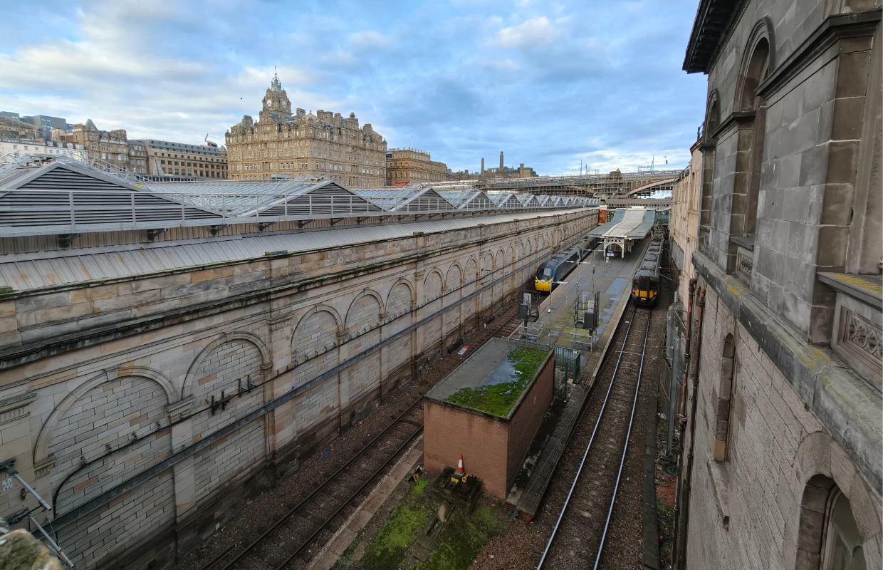 Oppo Find X9 Pro vs iPhone 17 Pro Max: who has the best camera? - Techzle